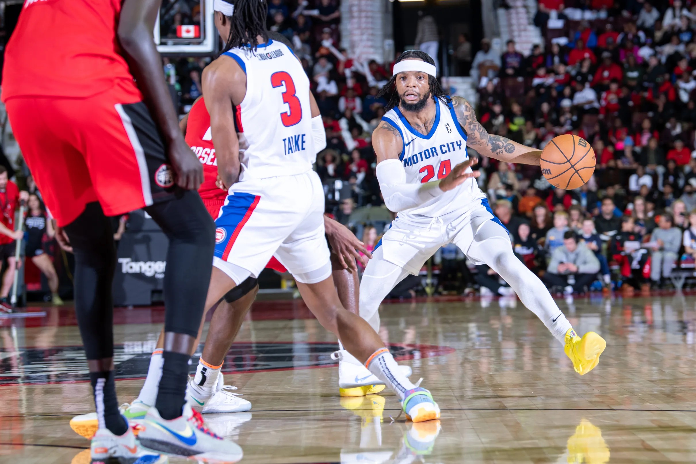 Pro Blue Hoops: Zavier Simpson returns