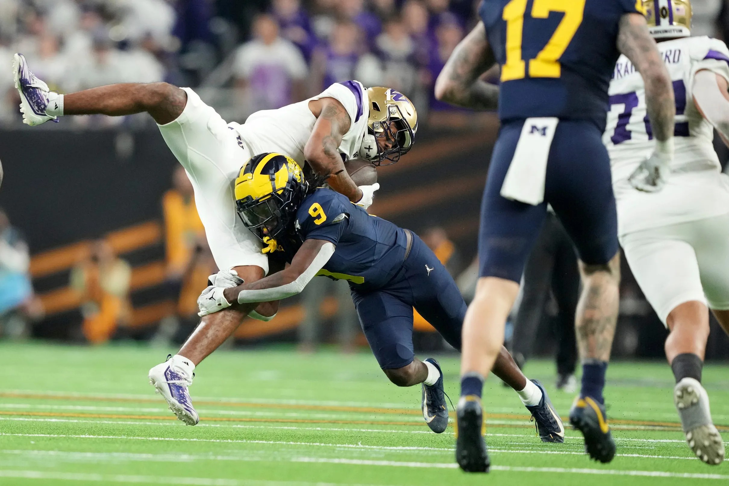 Michigan S Rod Moore coming back for senior season