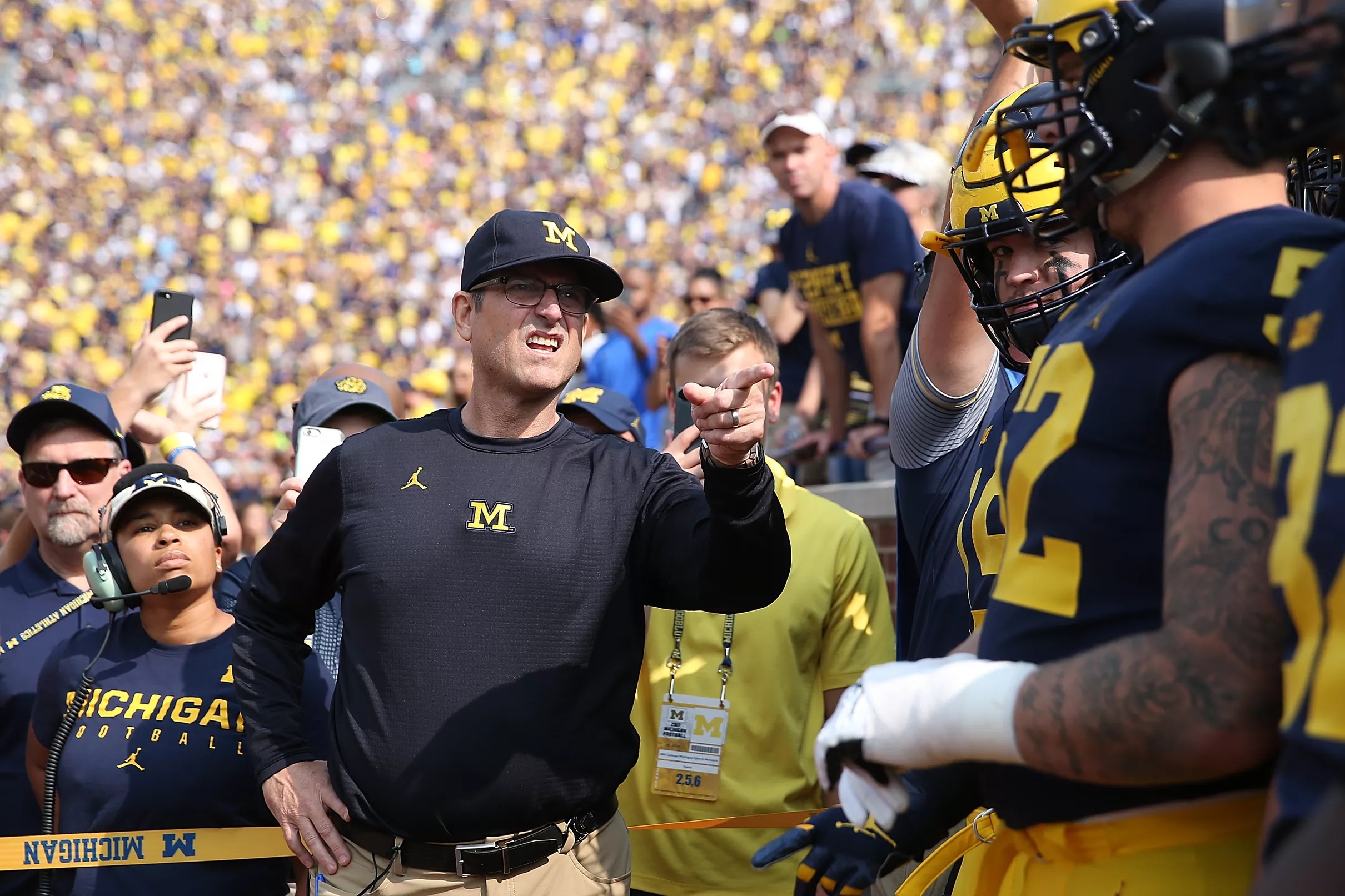 Bruce Feldman predicts Michigan to finish 10-2: Would that be a ...