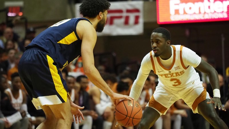 Men's Basketball wins at West Virginia, 75-53