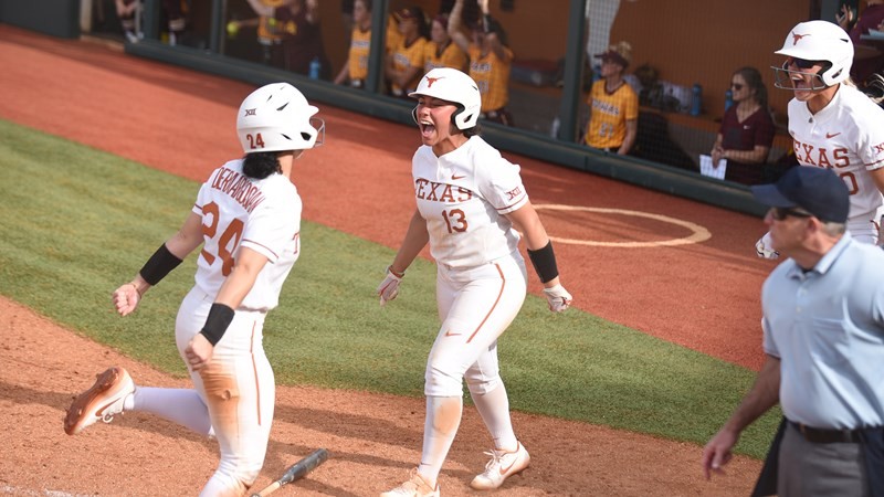 No. 9 Softball fights past No. 22/RV Minnesota, 5-3