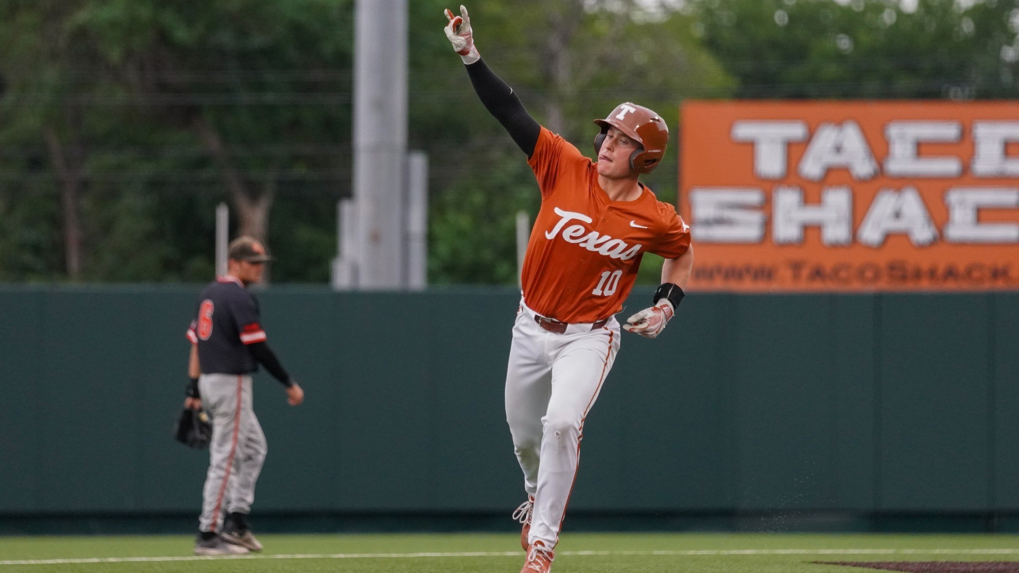 Baseball rolls to midweek win over Sam Houston