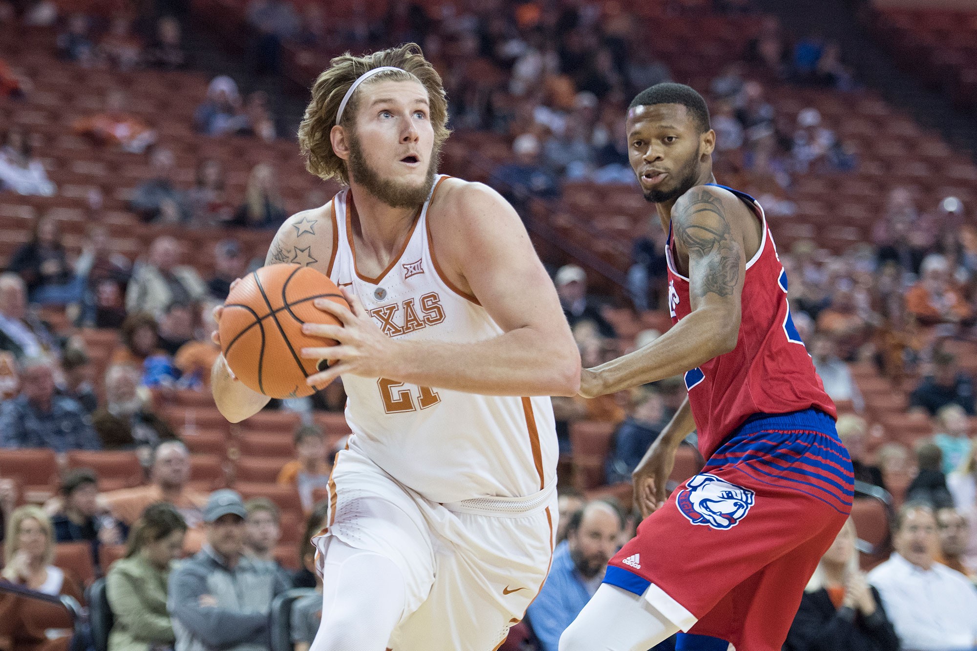 Men's Basketball defeats Louisiana Tech, 75-60