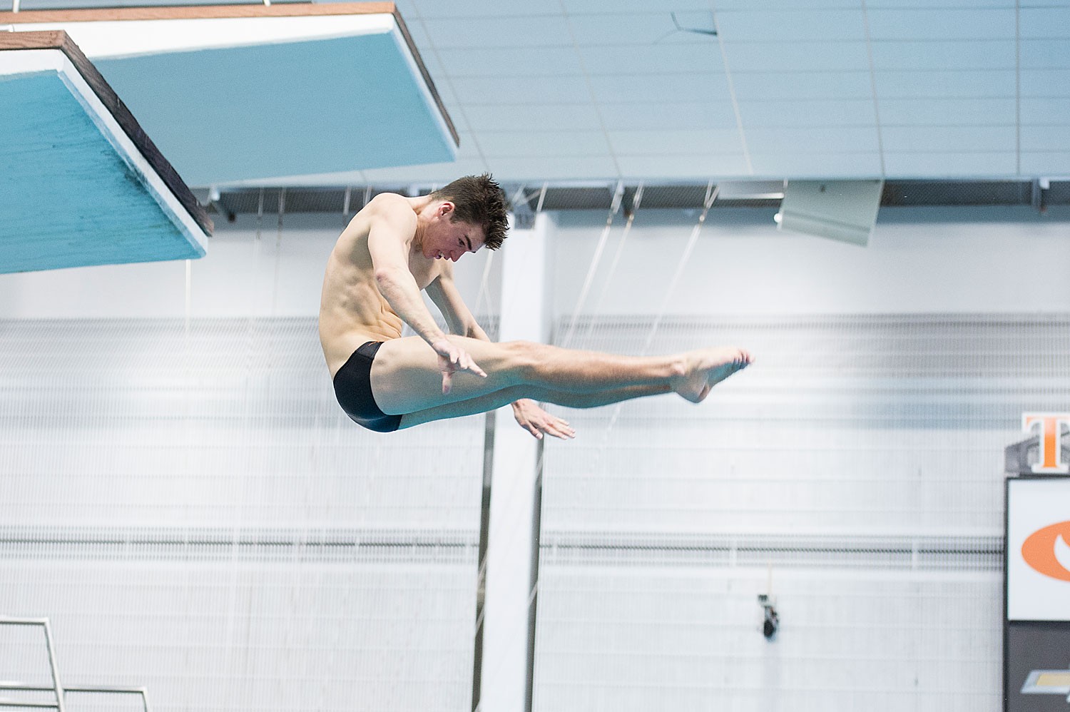 No. 6 Men's Swimming and Diving sweeps day one at Big 12 Championships