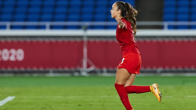 Soccer’s Julia Grosso hits decisive PK as Canada wins gold at Tokyo ...