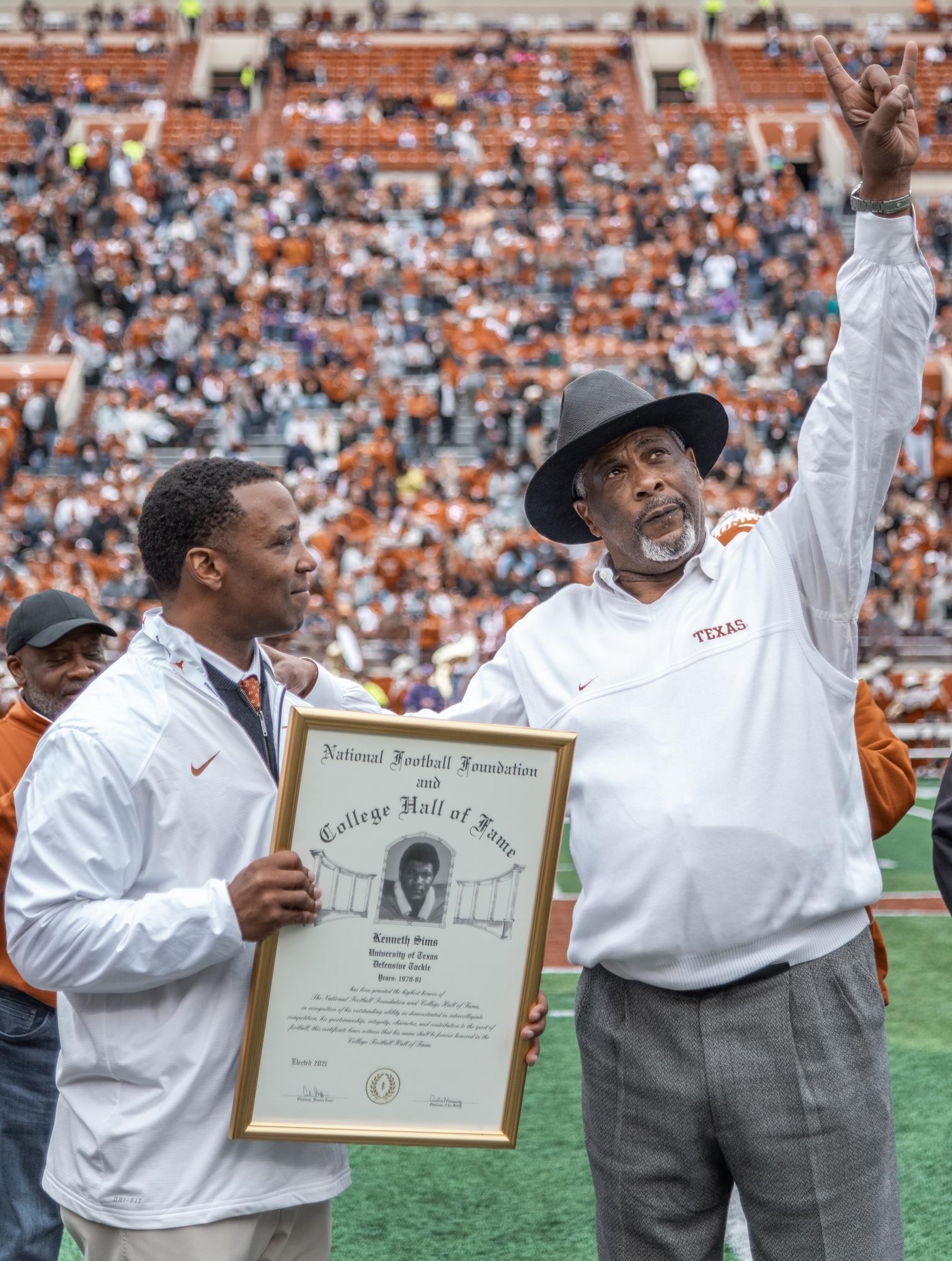 Kenneth Sims honored with NFF Hall of Fame On-Campus Salute