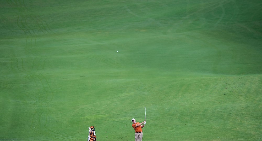VIDEO: Men's Golf advances to NCAA Championship at UT Golf Club [May 17 ...