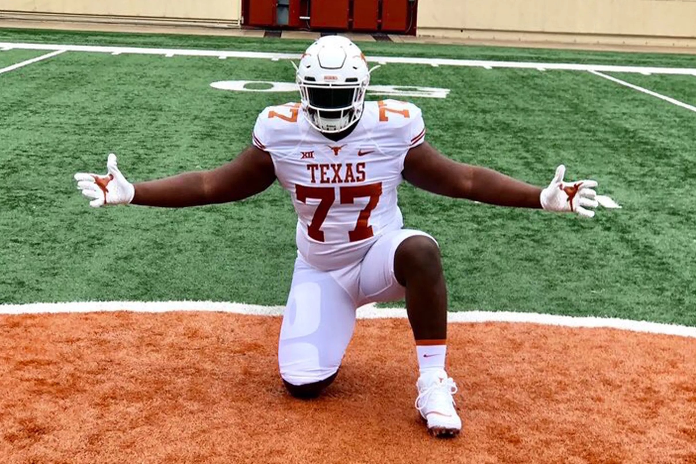 Elite 2021 OT Donovan Jackson recaps his unofficial visit to Texas