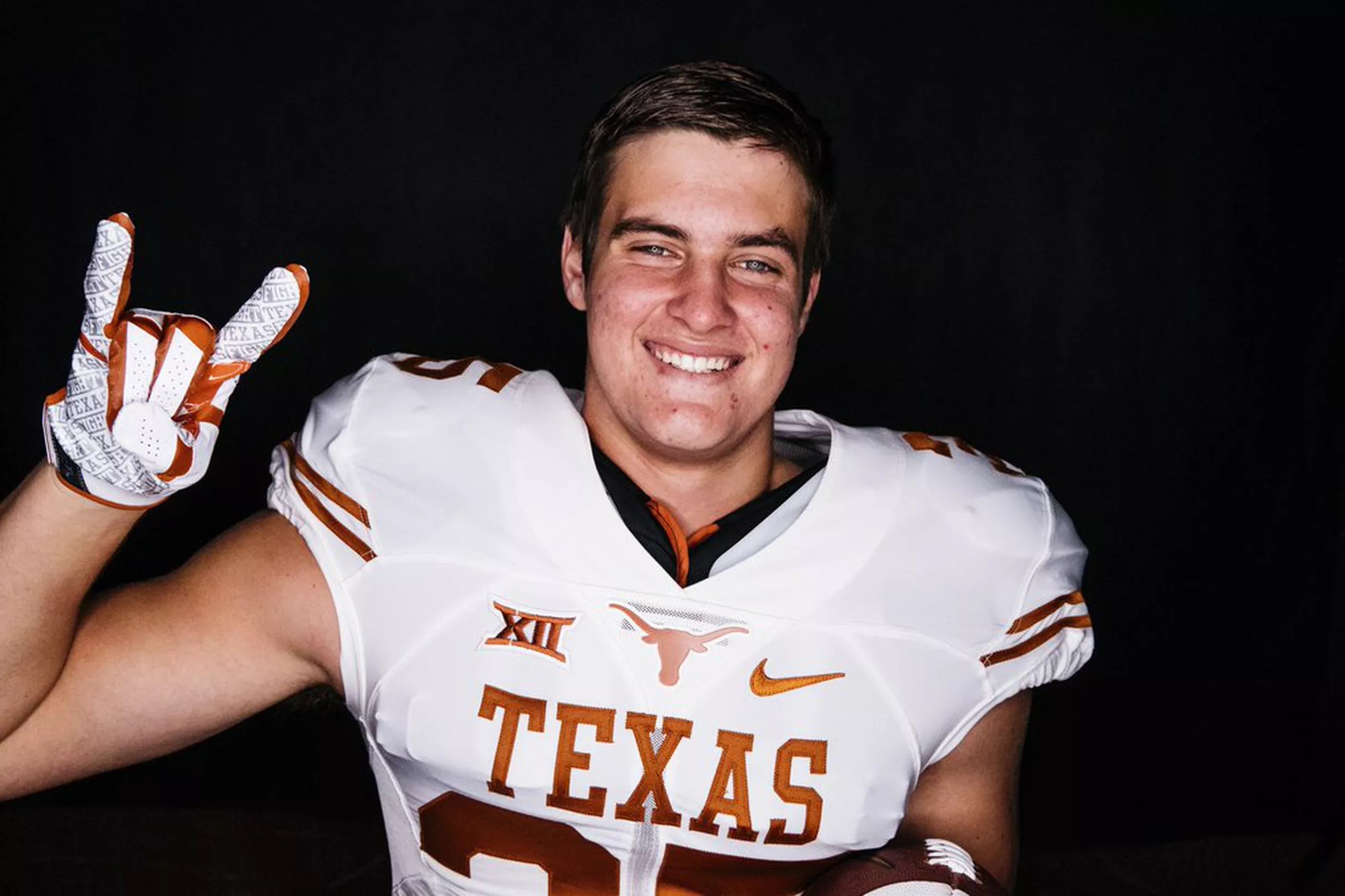 Texas adds preferred walk-on LS Justin Mader