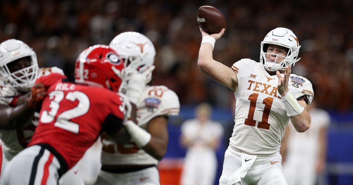 Tumultuous offseason reshapes Texas QB room