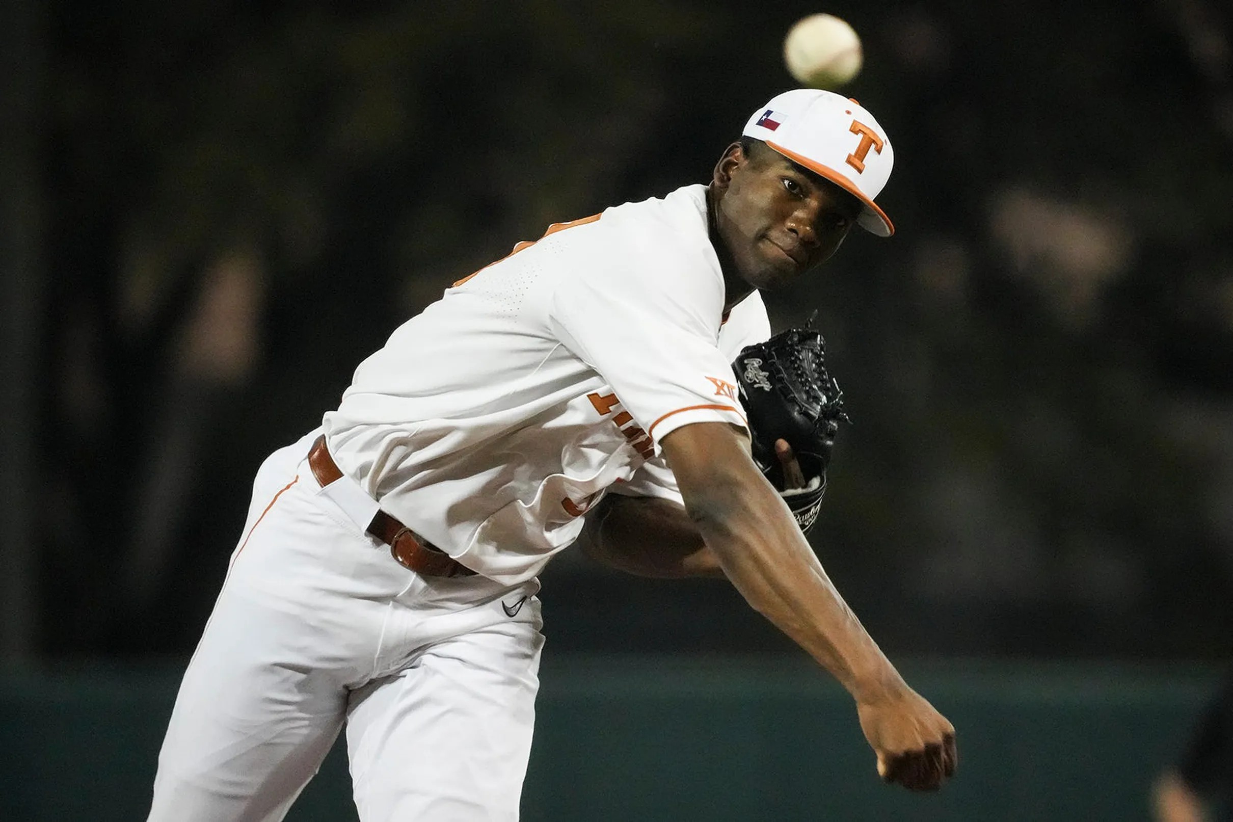 No. 21 Texas puts 14-game winning streak on the line against Texas A&M ...