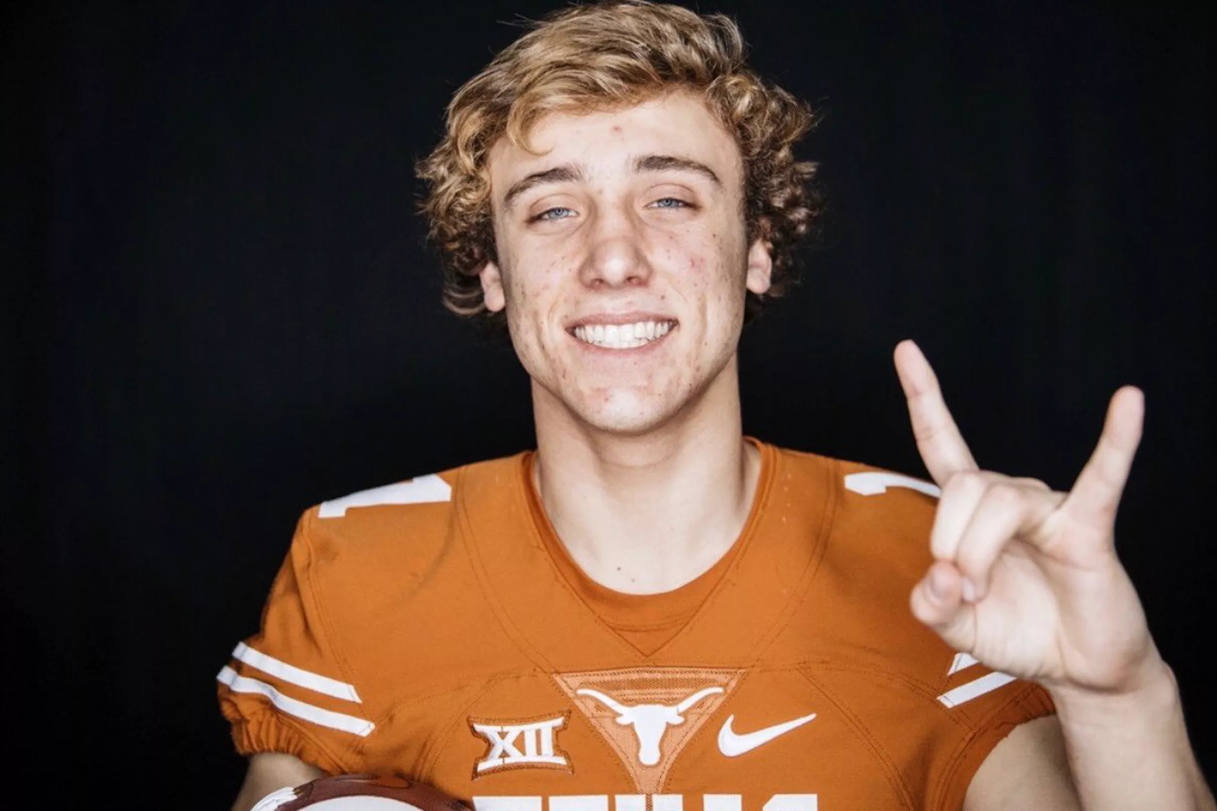 Dallas Wilson WR Travis West signs with Texas
