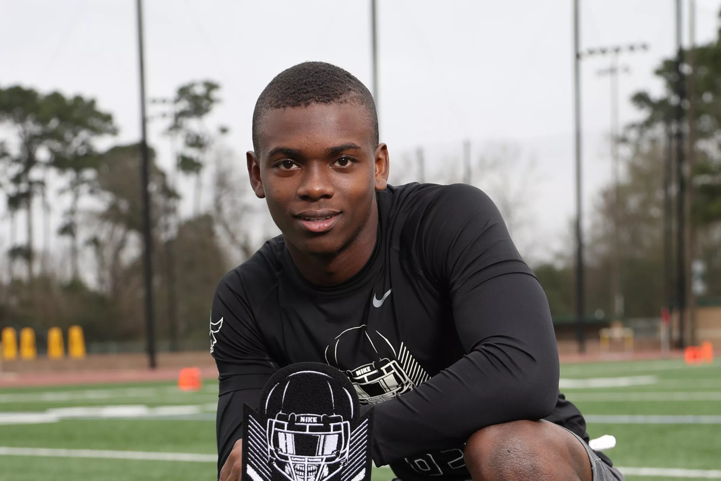 Texas now a co-leader for No. 2 CB Anthony Cook