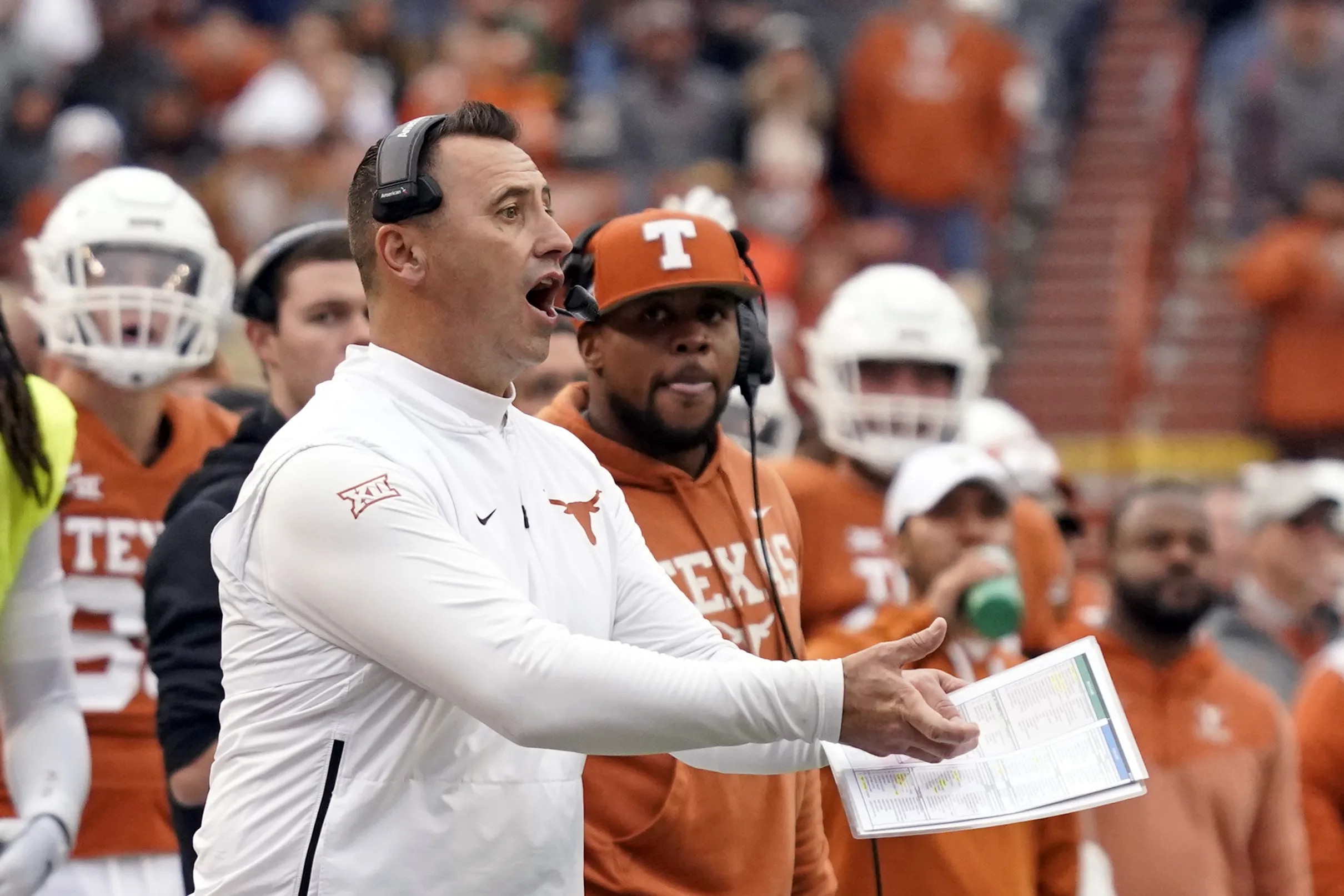 Texas roster and recruiting matrix for the 2023 season
