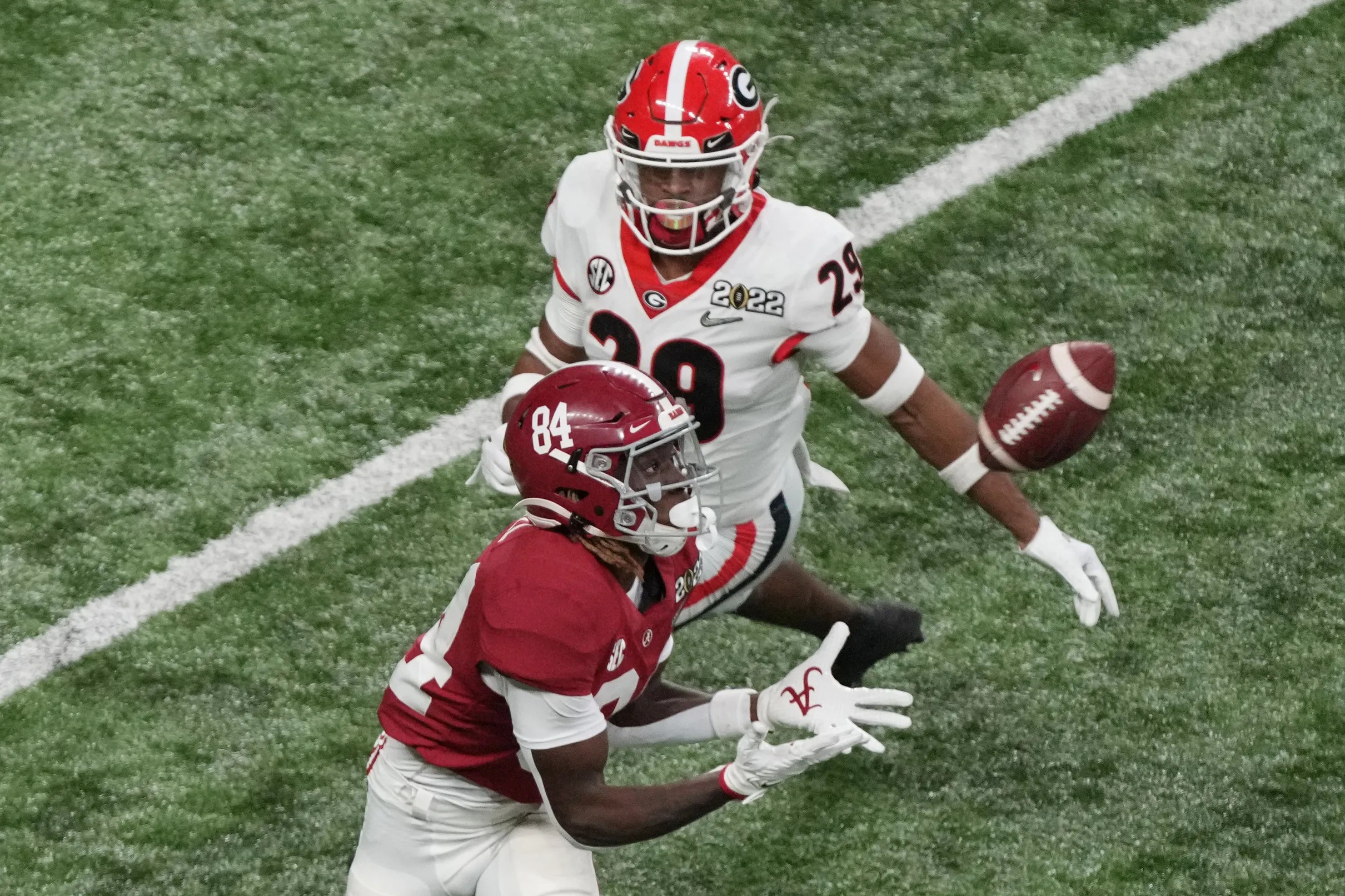 Report: Alabama transfer WR Agiye Hall to visit Texas