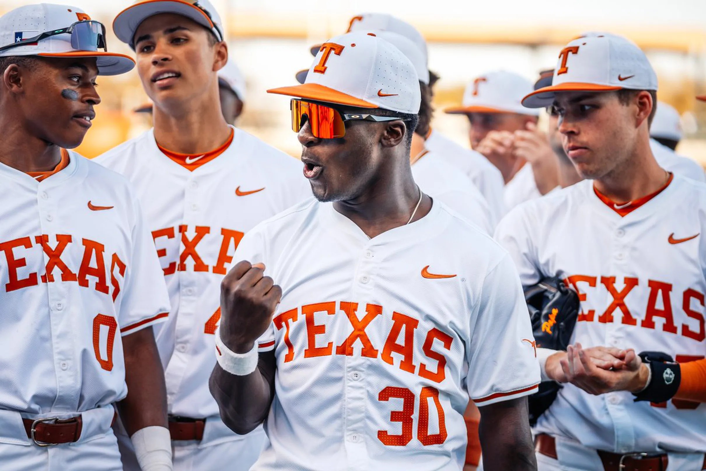 No. 16 Texas sweeps Cal Poly, 7-0, holds Mustangs scoreless all weekend