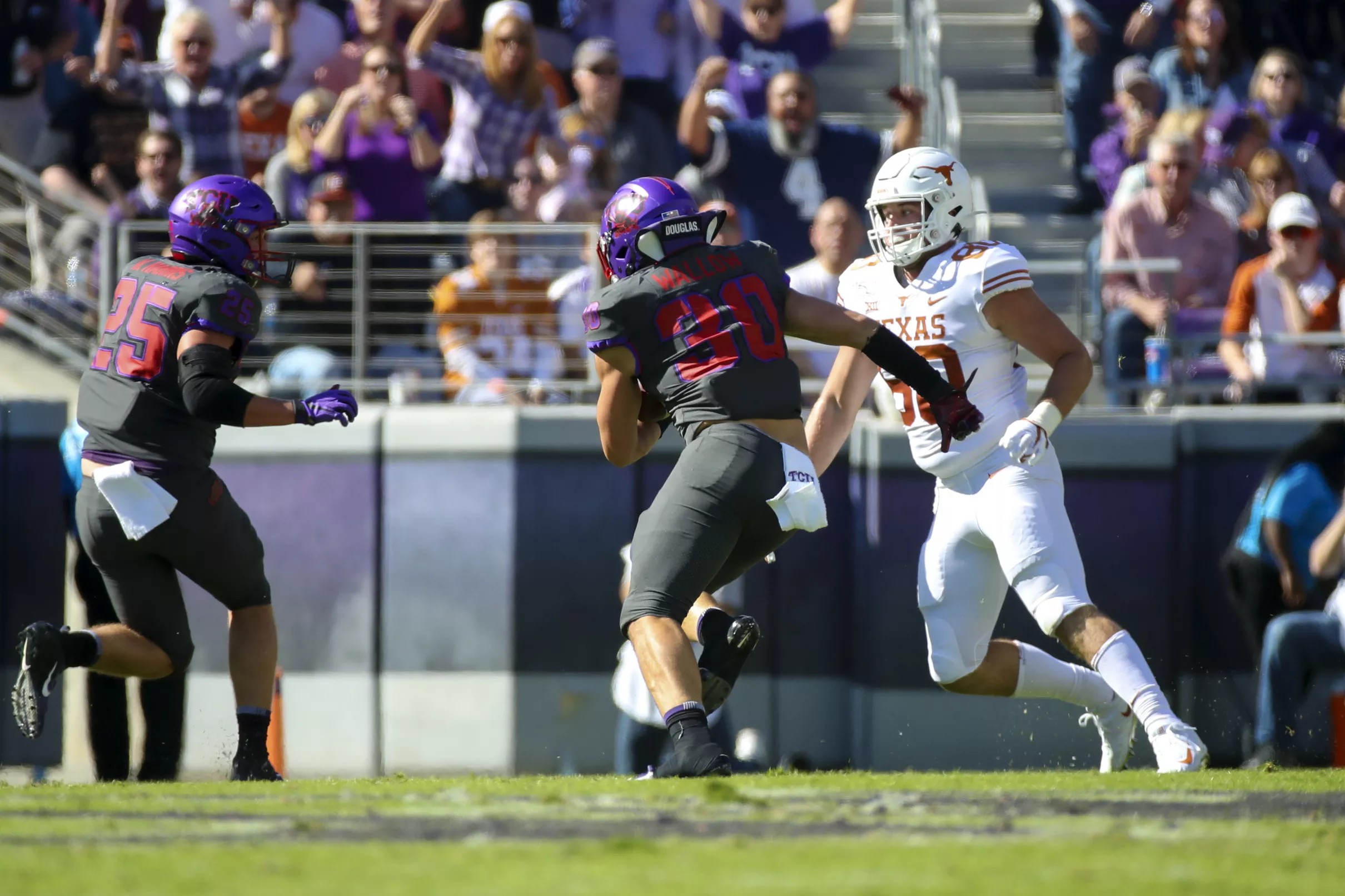 Texas TE Cade Brewer ruled out for rest of TCU game with ankle injury