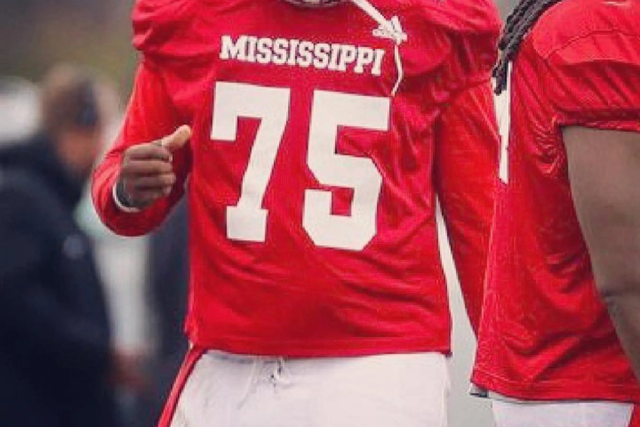 Texas offers 2023 Mississippi DL Jonathan Davis