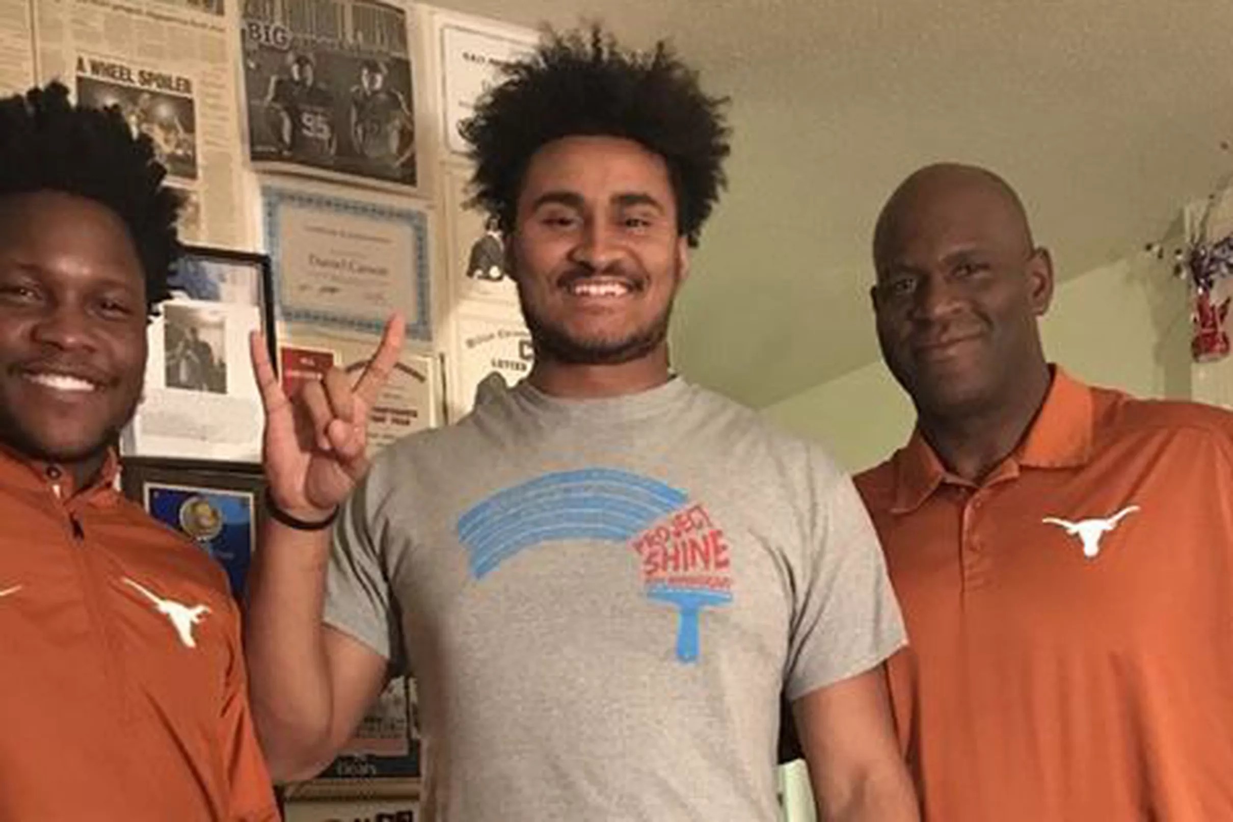 3-star DE Daniel Carson commits to Texas