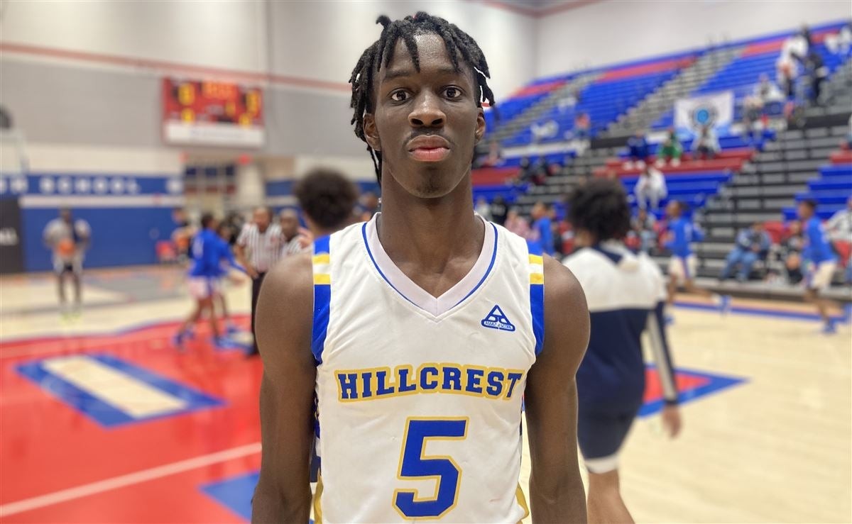 Sean May watches 2024 five-star wing Jason Asemota