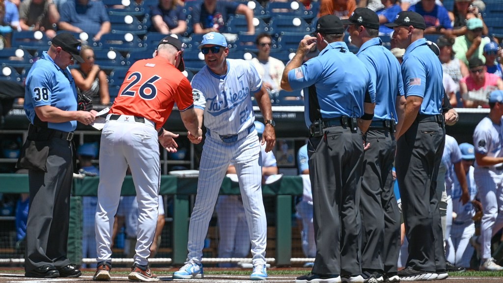 UNC head baseball coach Scott Forbes delivers beautiful Father's Day ...