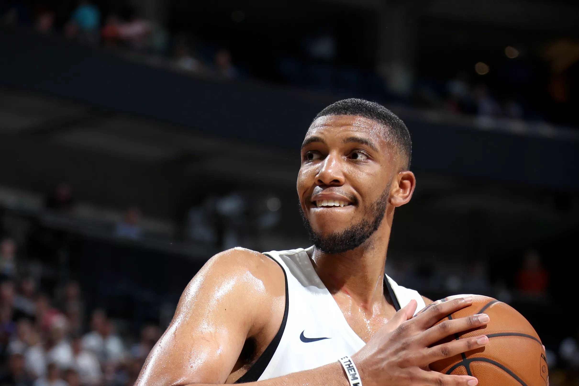 Former Tar Heel Tony Bradley shines in the first games of the NBA ...