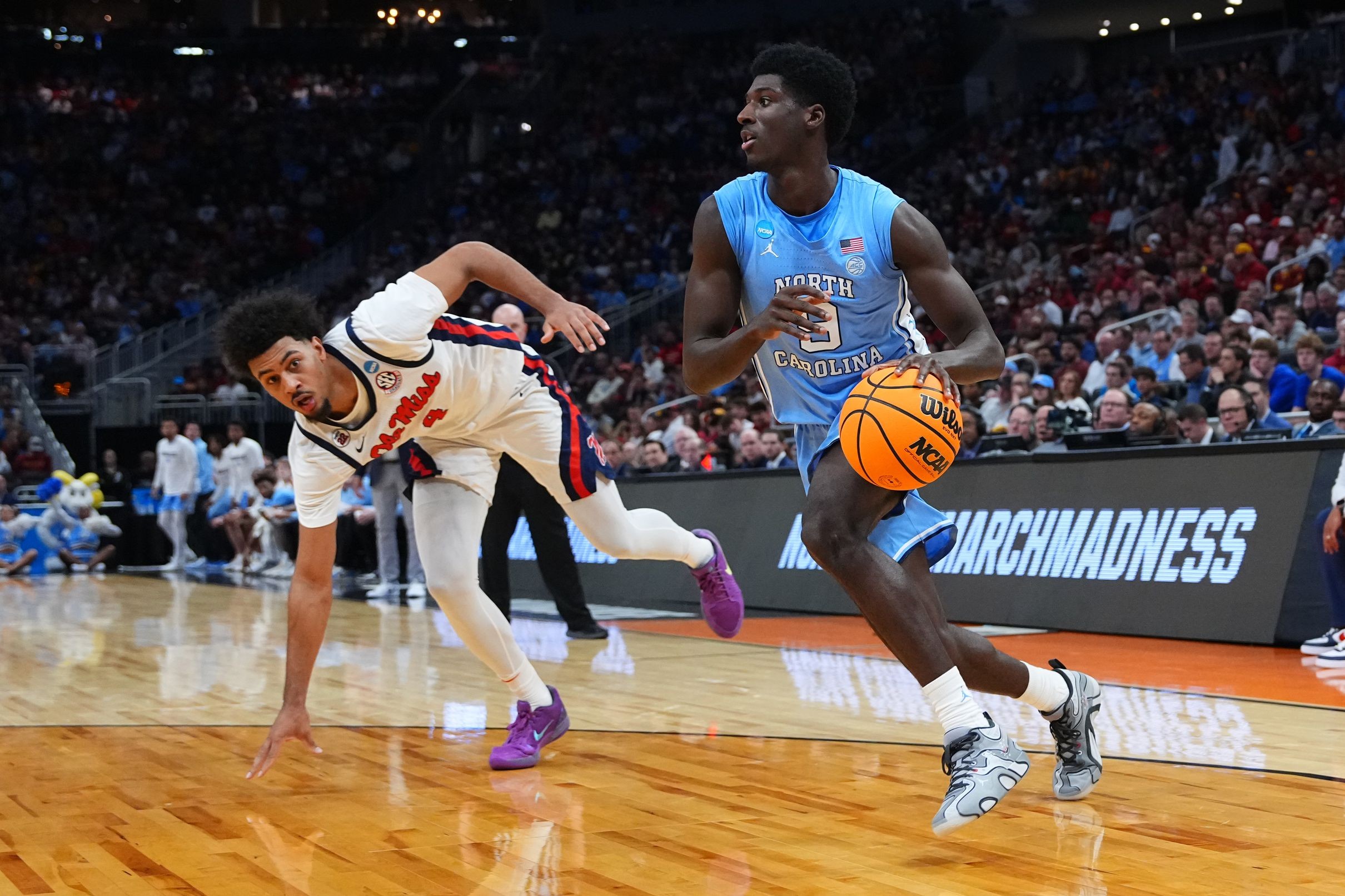 UNC freshman Drake Powell declares for the NBA Draft