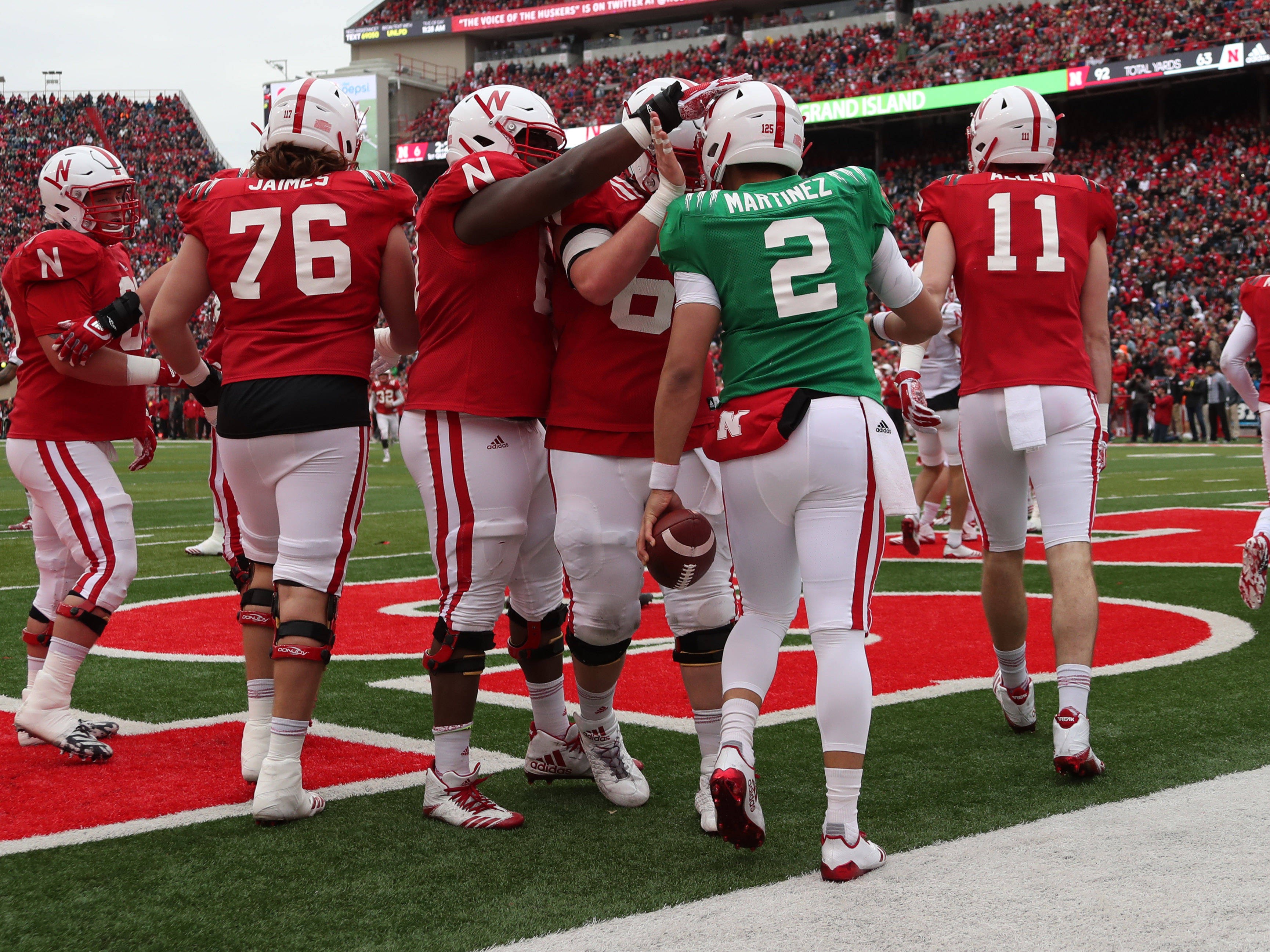 Record Crowd Watches Reds Take Spring Game, 49-9