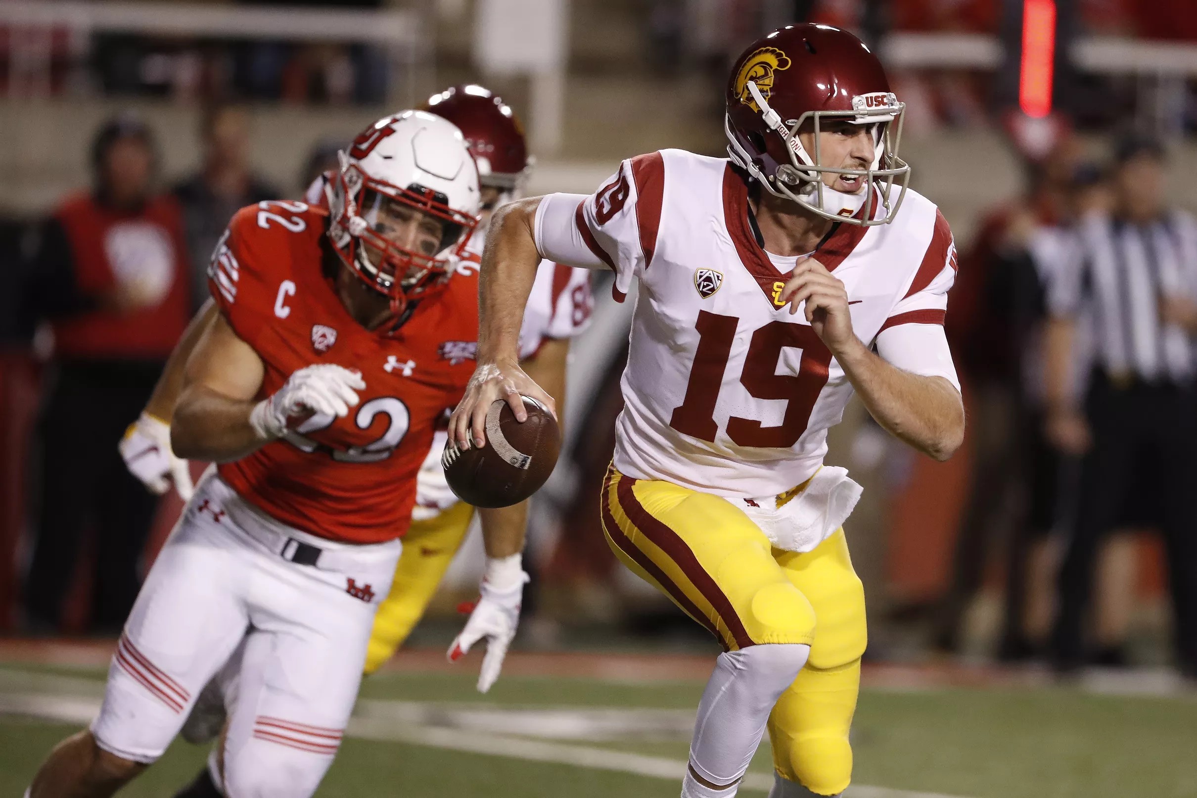 USC quarterback Matt Fink entered the NCAA transfer portal Wednesday ...