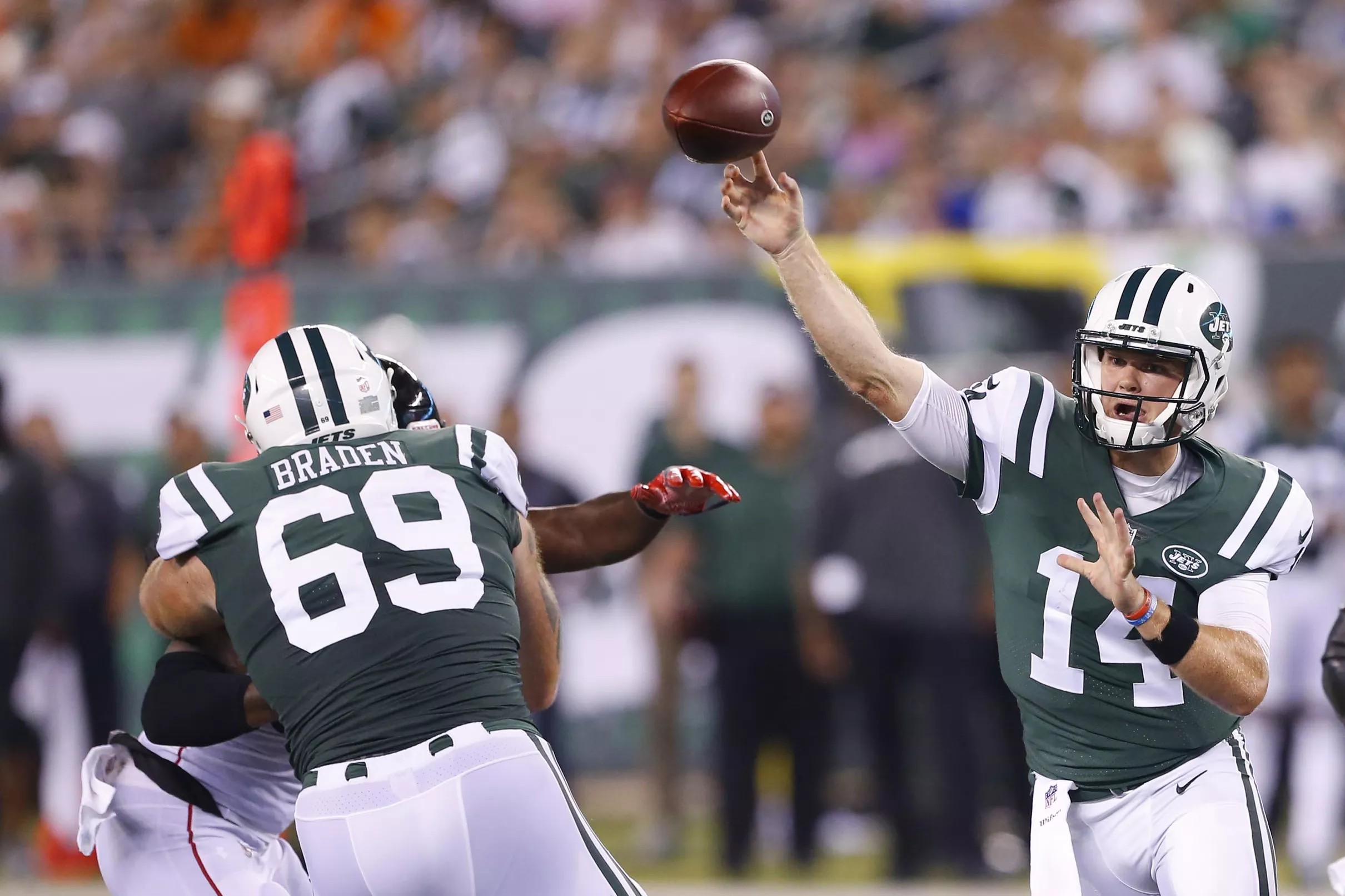 Sam Darnold puts on impressive performance in New York Jets debut