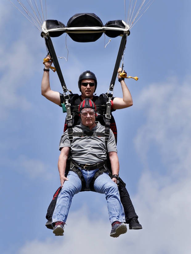 Watch: OU president Jim Gallogly skydives with Army specials ops command
