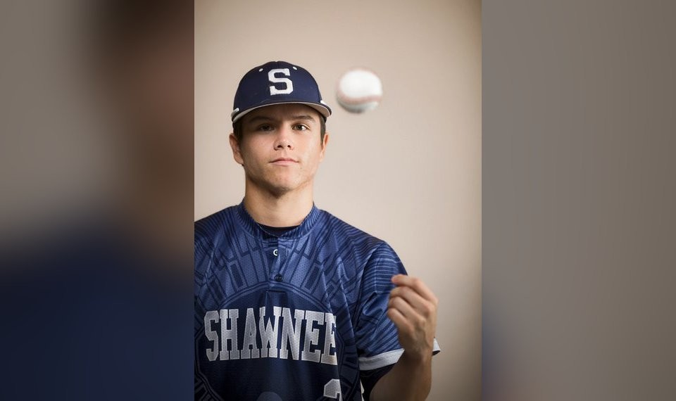 Former Shawnee standout Eli Davis hospitalized after taking line drive