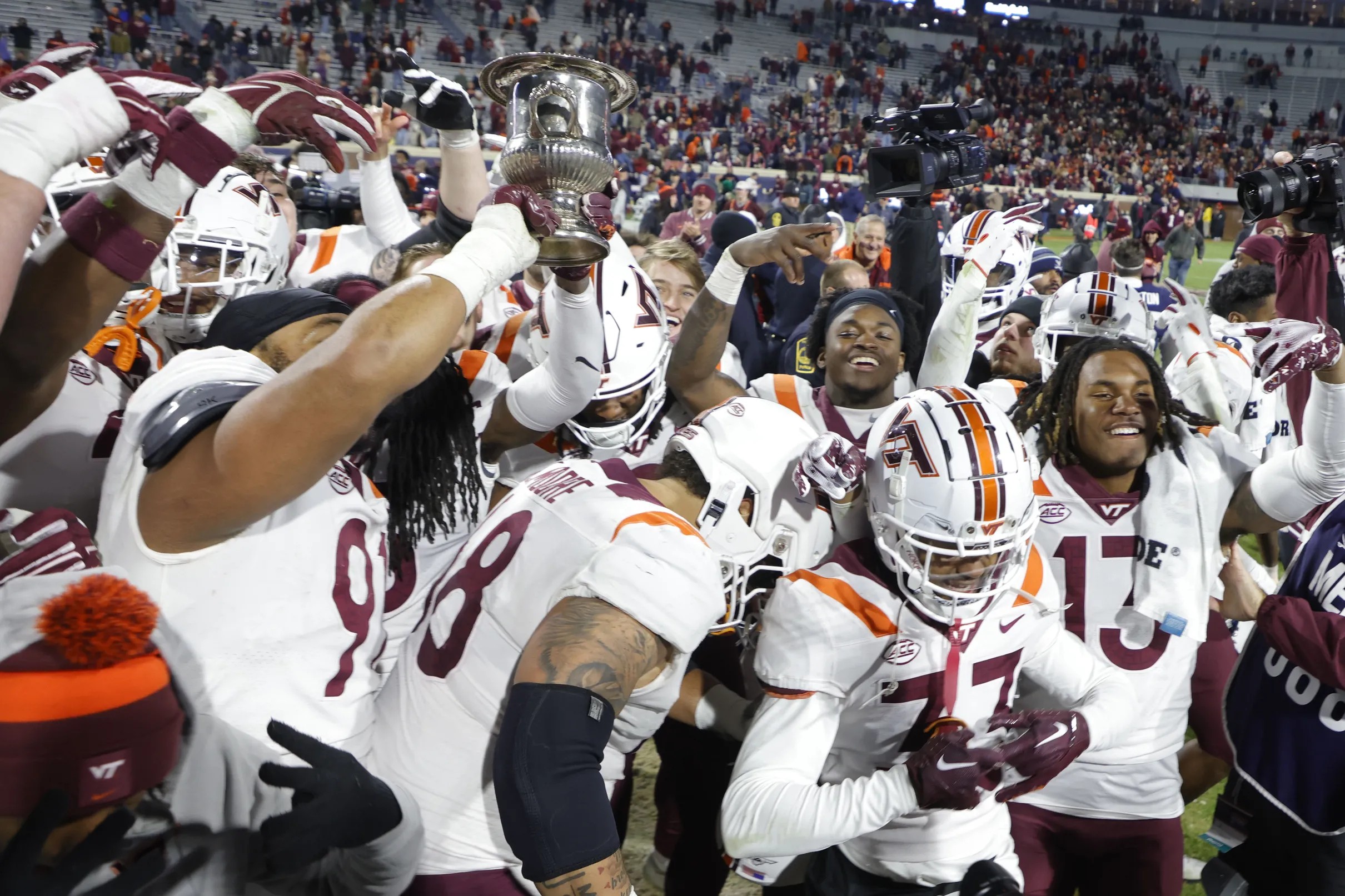 Virginia Tech football: Hokies land commitment from 2025 QB AJ Brand
