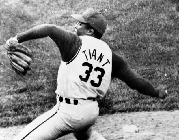 6 Cleveland Browns, Indians items on auction block