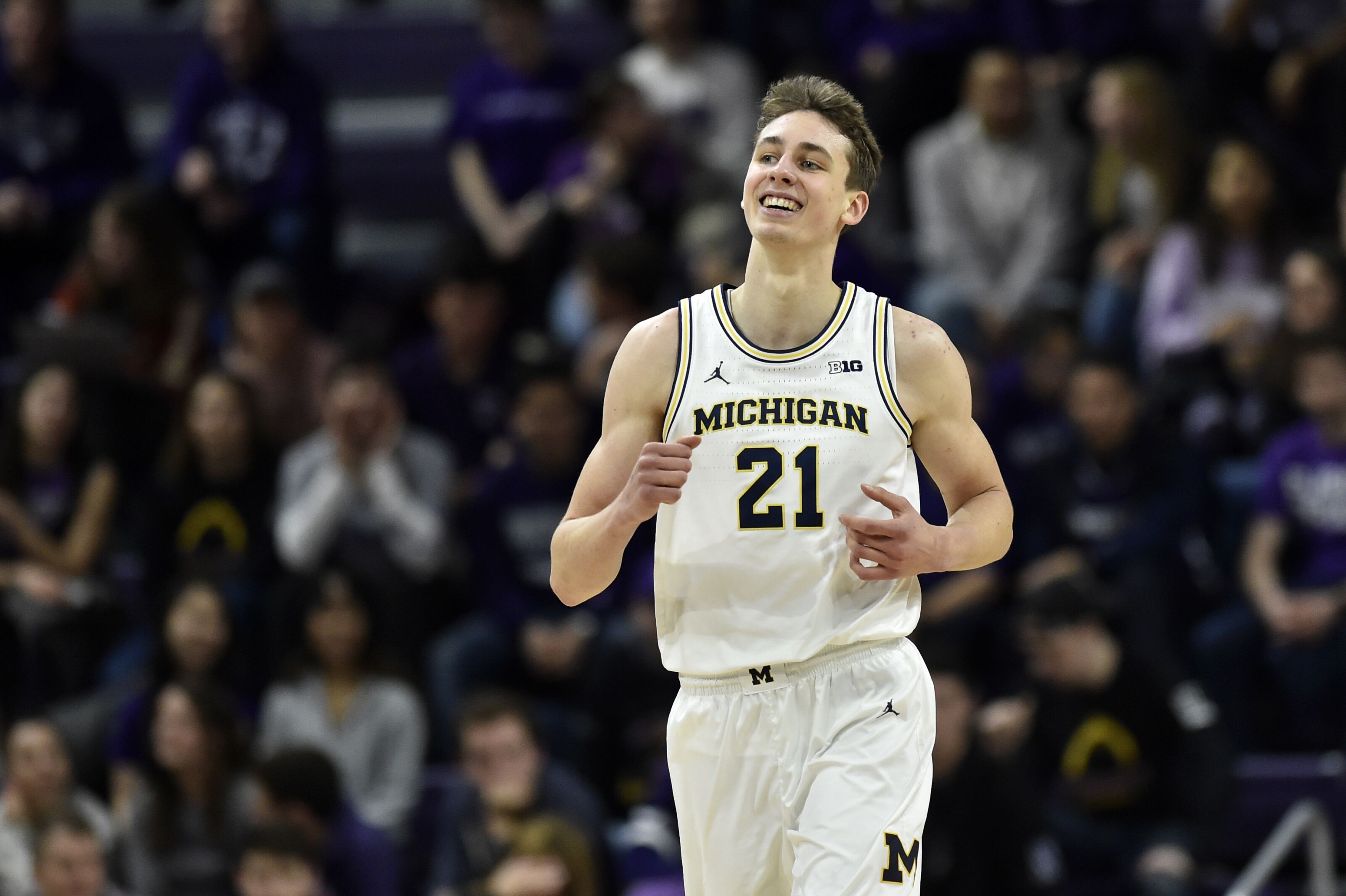 Michigan Basketball: Wolverines keep rolling by humbling Hoosiers