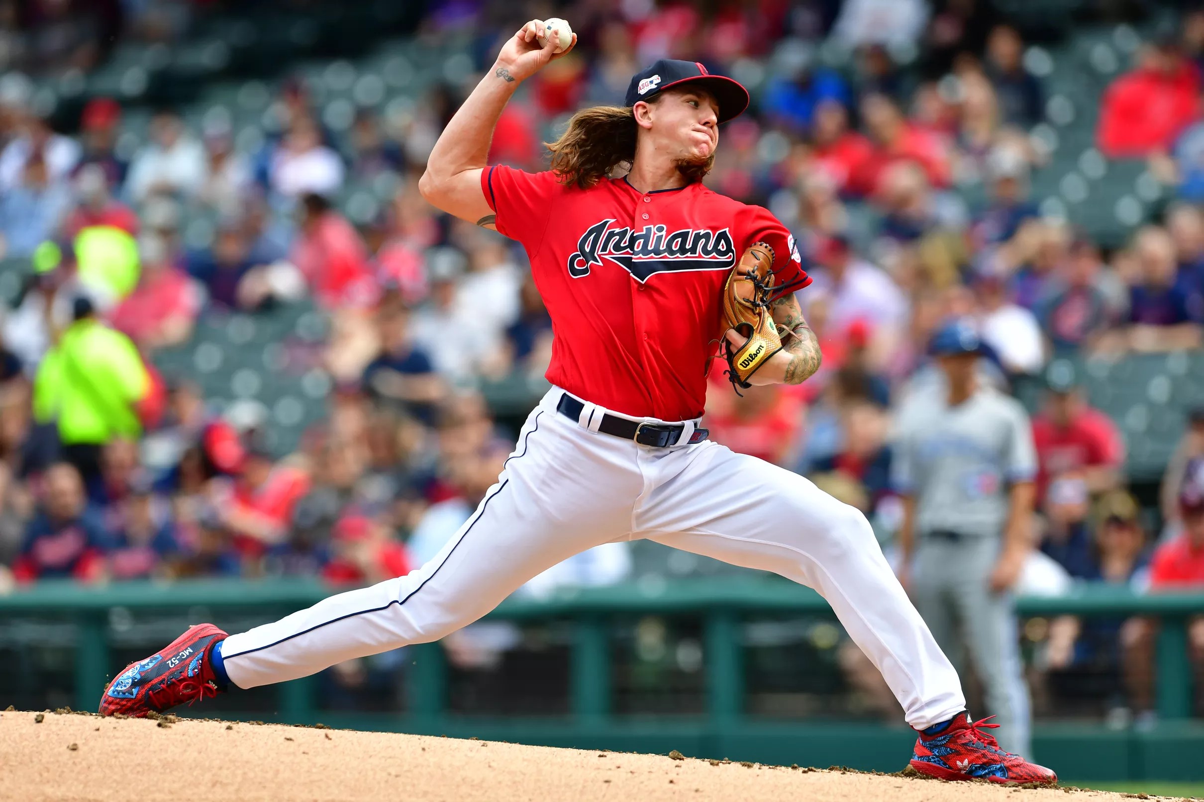 N&N: Mike Clevinger strikes out 10, leaves early with back tightness