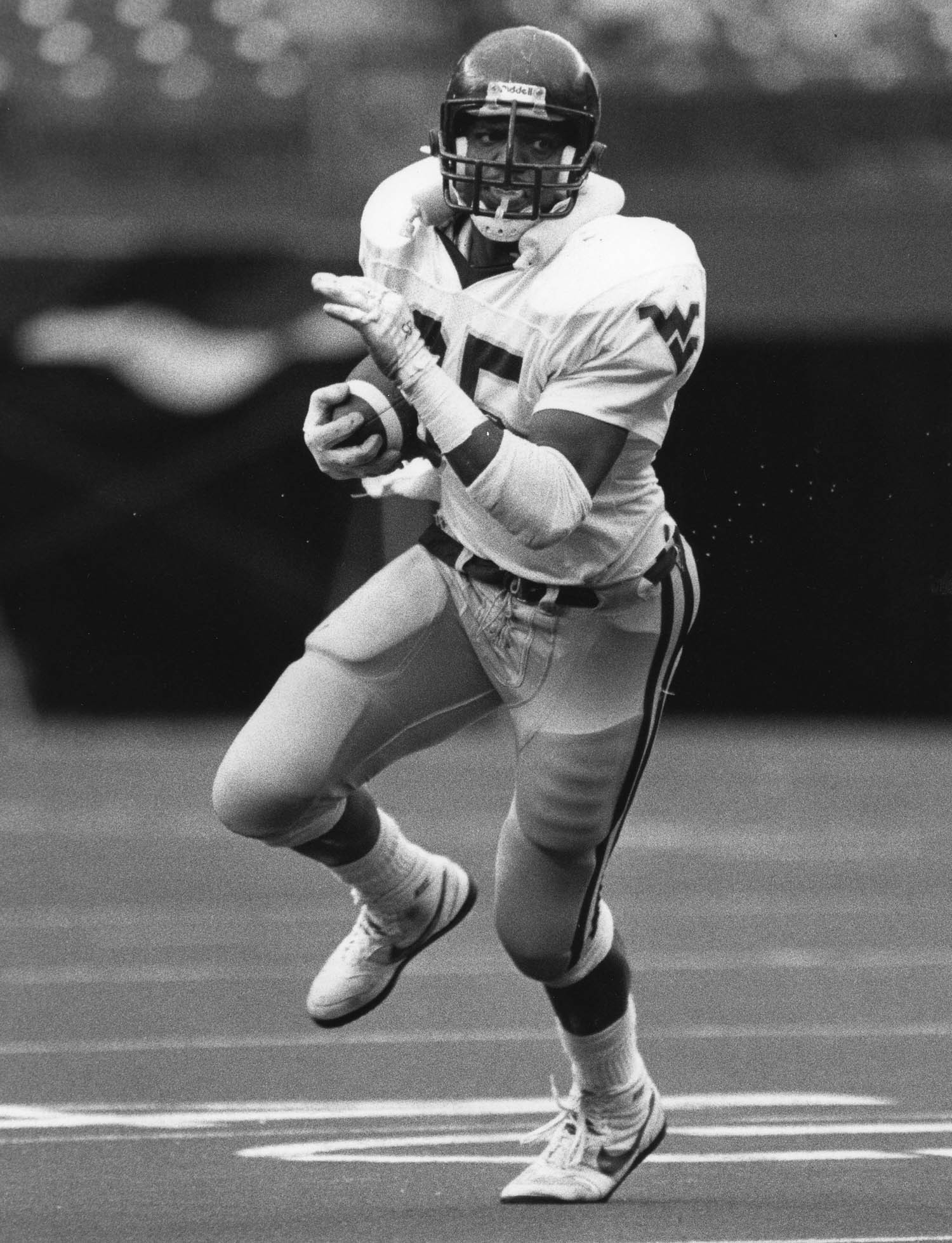 Adrian Moss-Beasley, tight end for ’88 Mountaineers, dies at 52