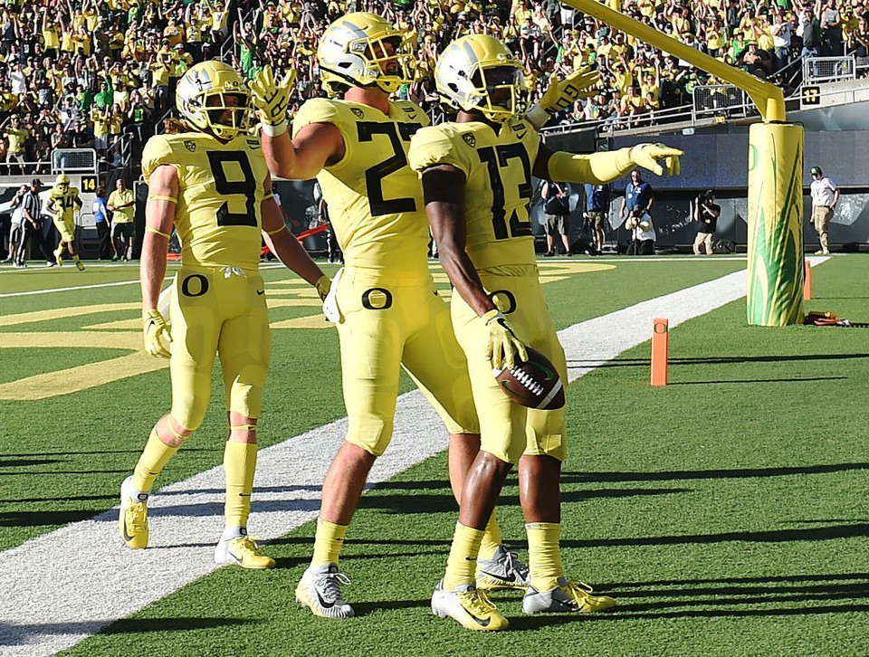 Oregon's Dillon Mitchell tops 1,000 receiving yards in loss at Utah