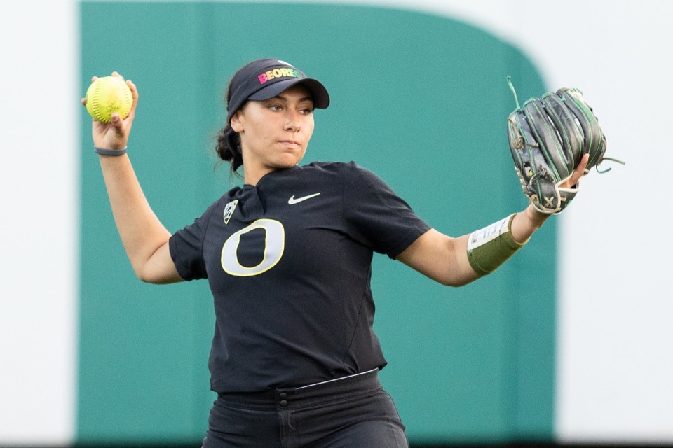 Former Oregon softball outfielder Shannon Rhodes transferring to Texas