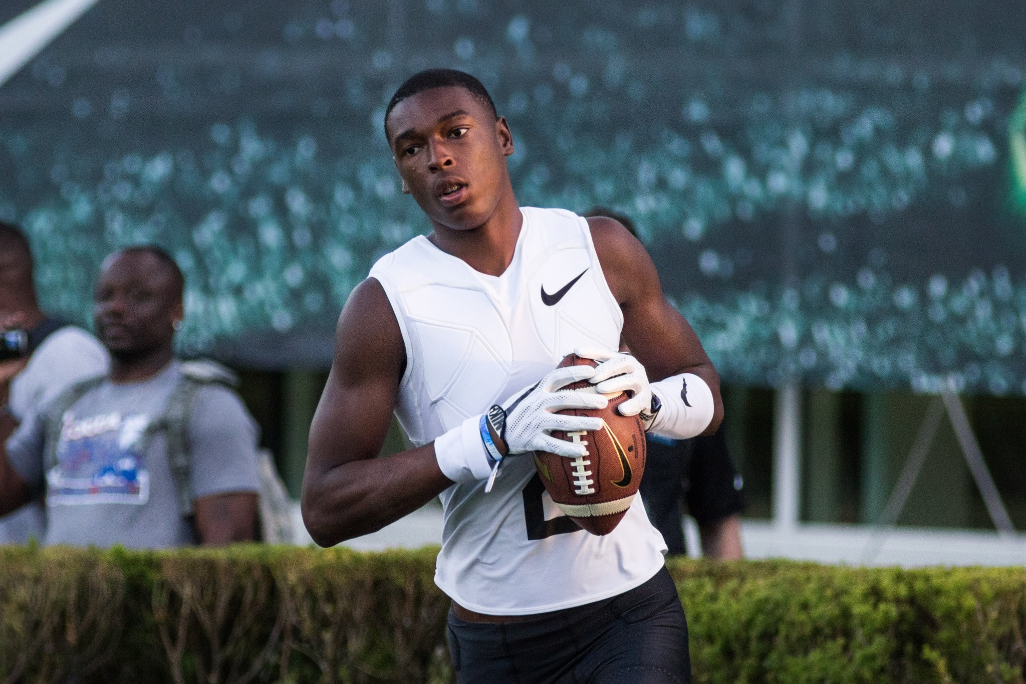 Devon Williams, nation's No. 16 prospect, listed as 'must-have' for ...