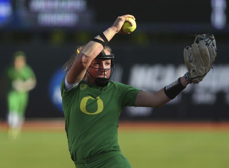 Oregon Ducks' softball All-America honors match program record