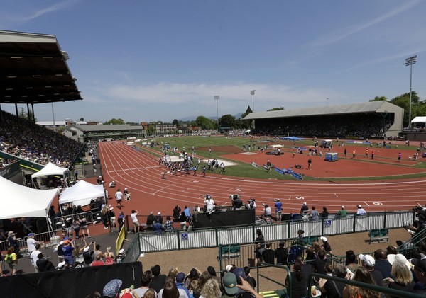 Oregon Ducks stay in contention to repeat as NCAA women's track team ...