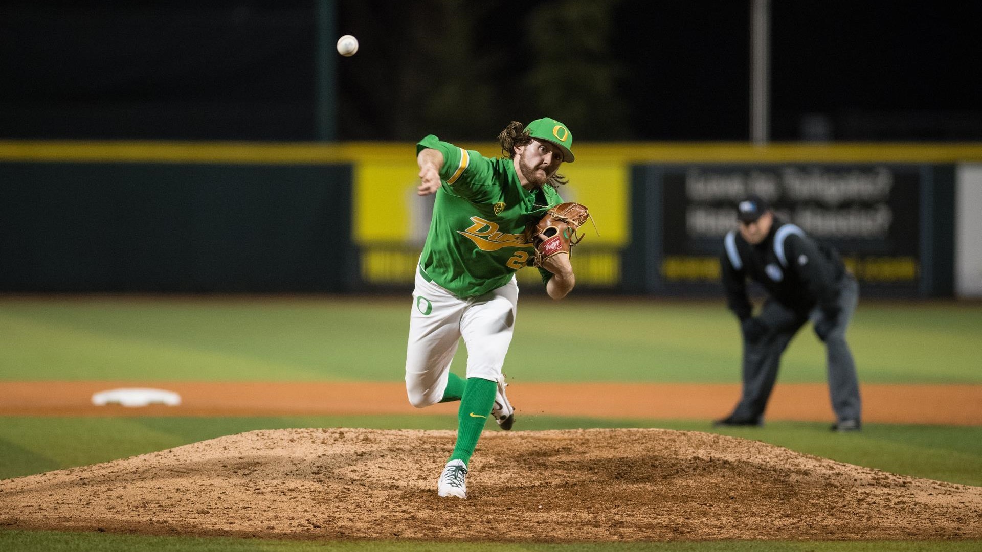 Kelly earns national and conference weekly awards