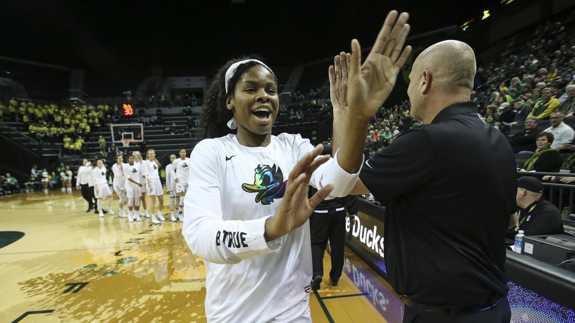 Hebard's Record Day Lifts Ducks to Win at Washington State