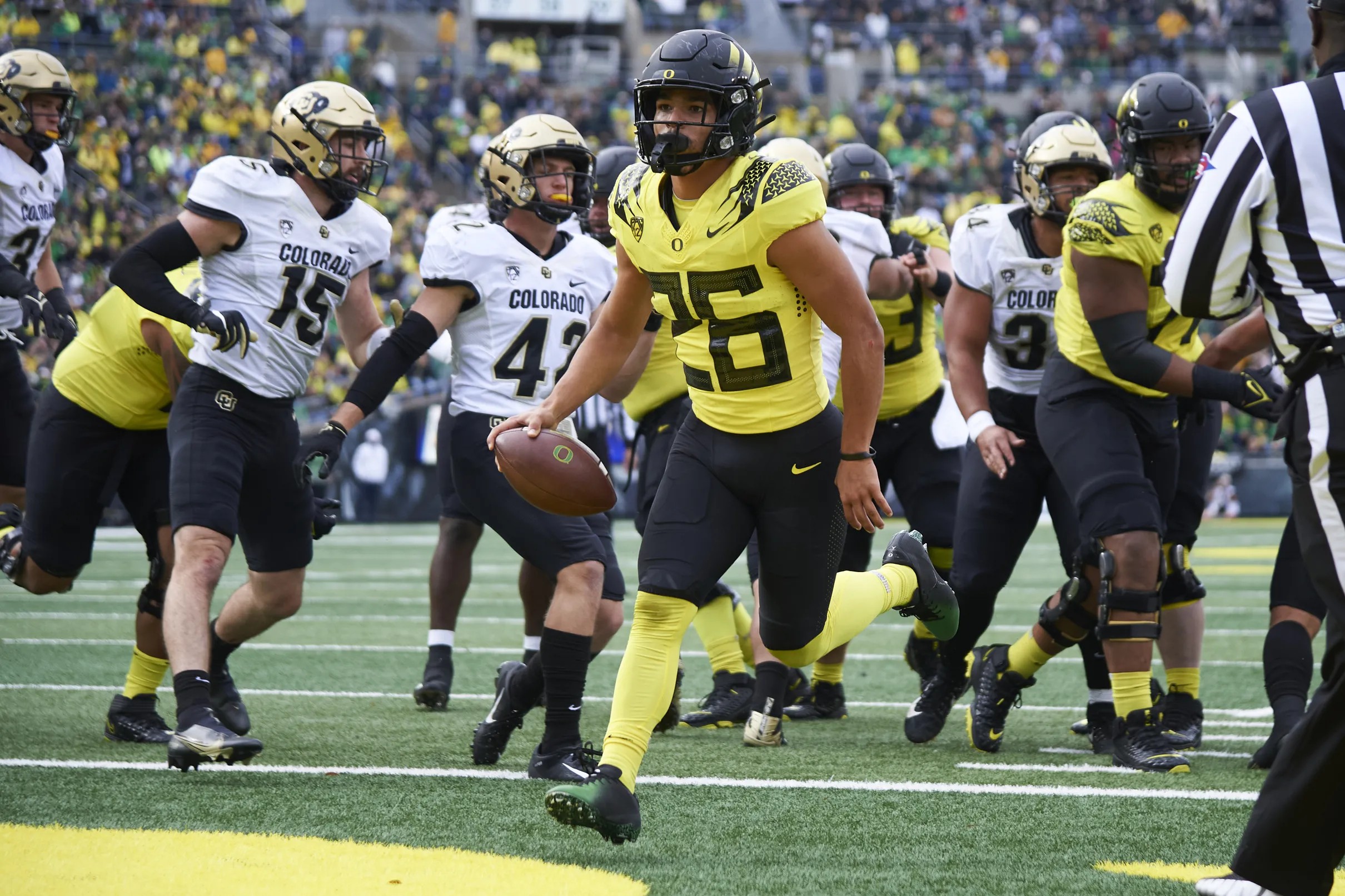 Dye Does it Again! Ducks 52 - Buffaloes 29