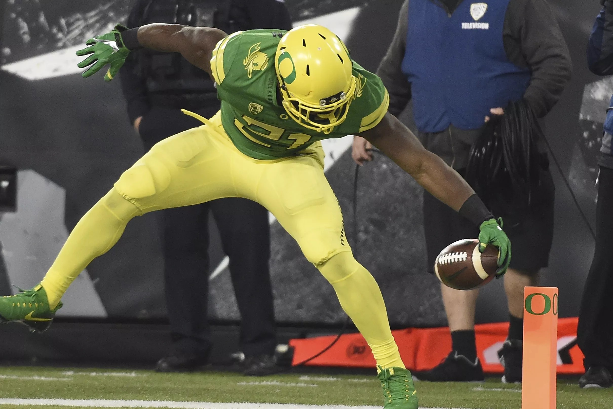 Weekend Fix 4-28-18: Freeman Turns Pro