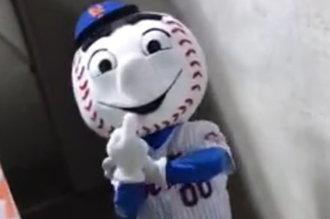 Employee behind Mr. Met middle finger will stay in organization