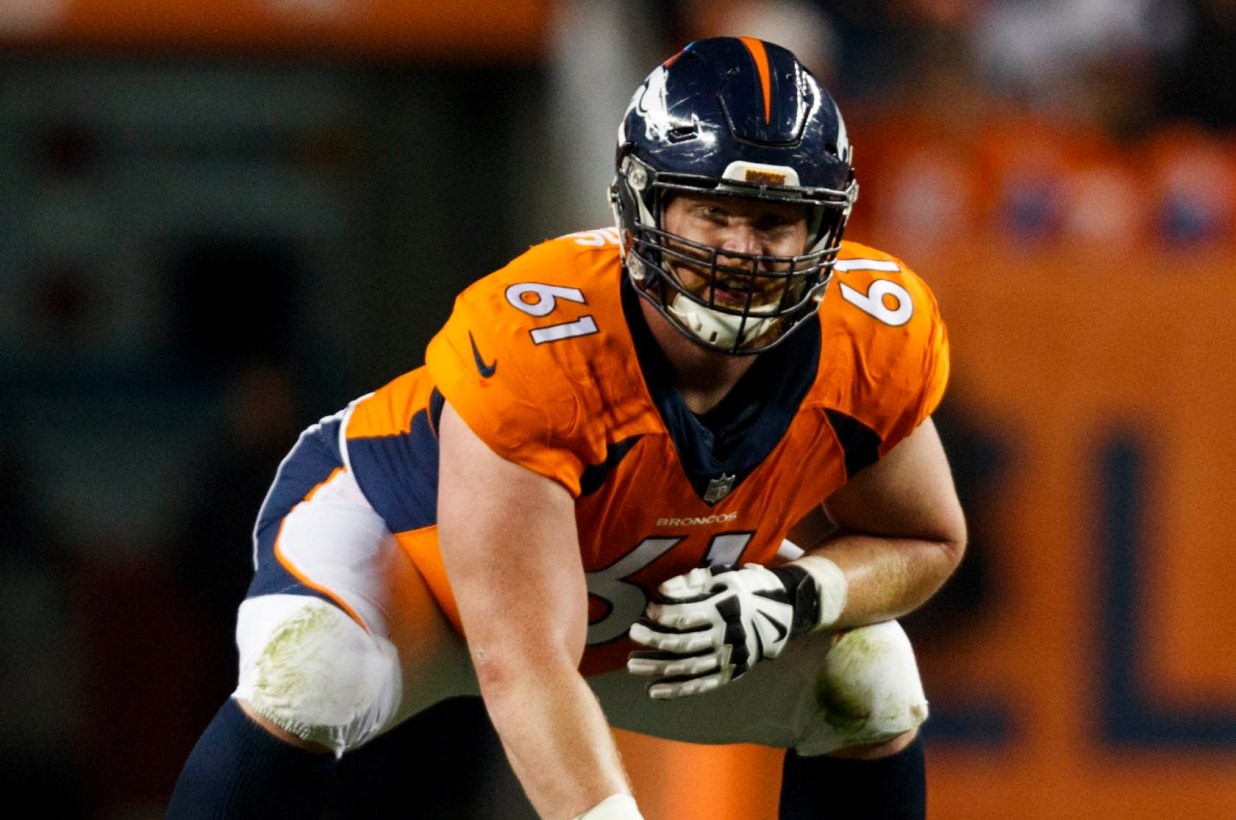 Jets watch coveted center Matt Paradis go to the Panthers