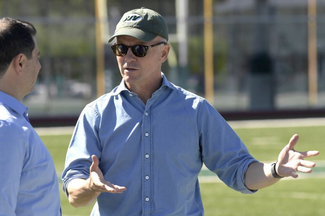 Christopher Johnson meets with some Jets to talk social issues