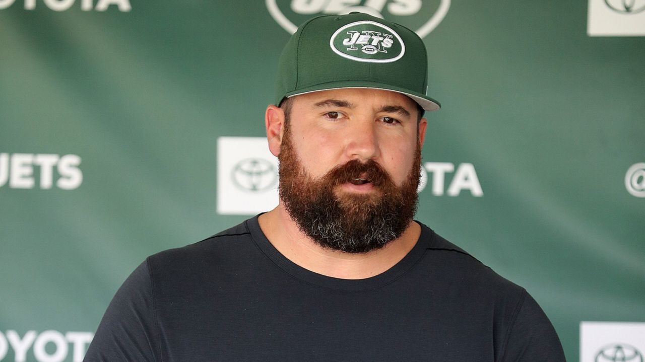 Jets' starting offensive line practices as a unit for first time